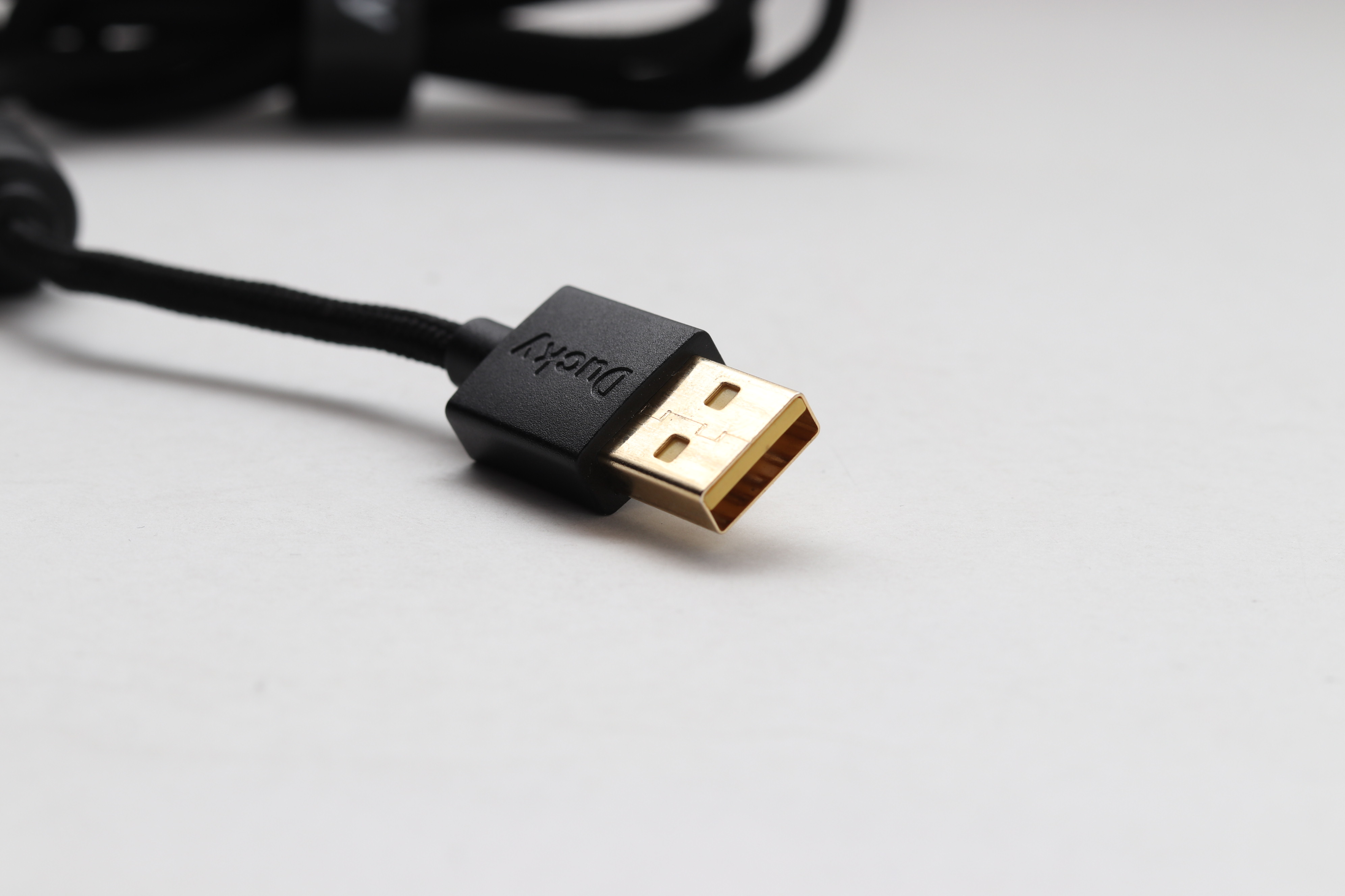 DUCKY Feather RGB BLACK (1653289363) > 펀키스 공식 홈페이지